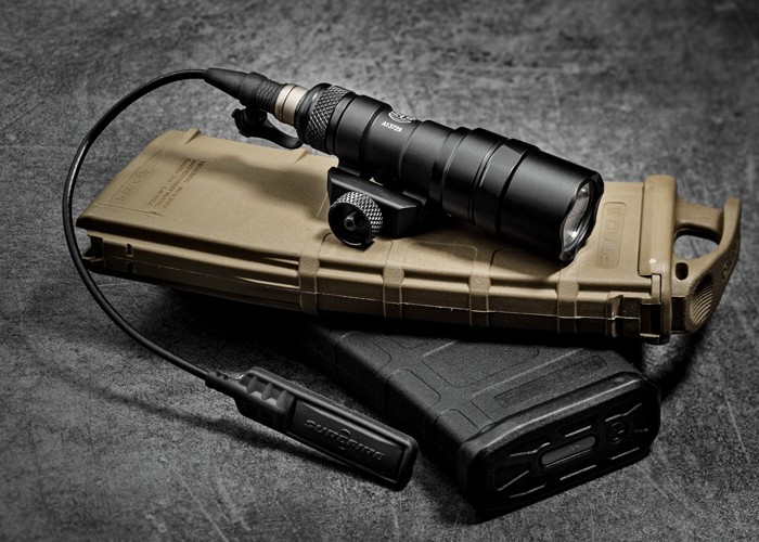 Surefire M300B Scout Black 200LM LED M300B-BK | Black Label Tactical